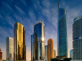 Tout savoir sur l'Almas Tower : hauteur et innovations architecturales ...